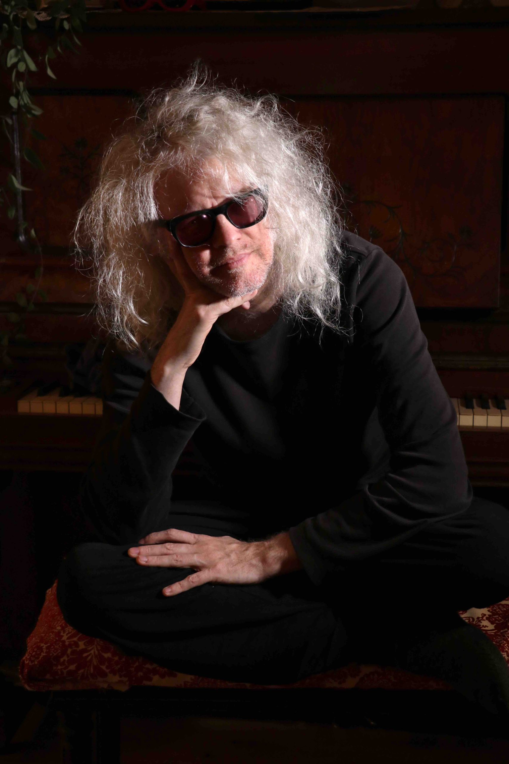 First Look: Anton Barbeau — Berliner Grotesk - First Look (Video ...